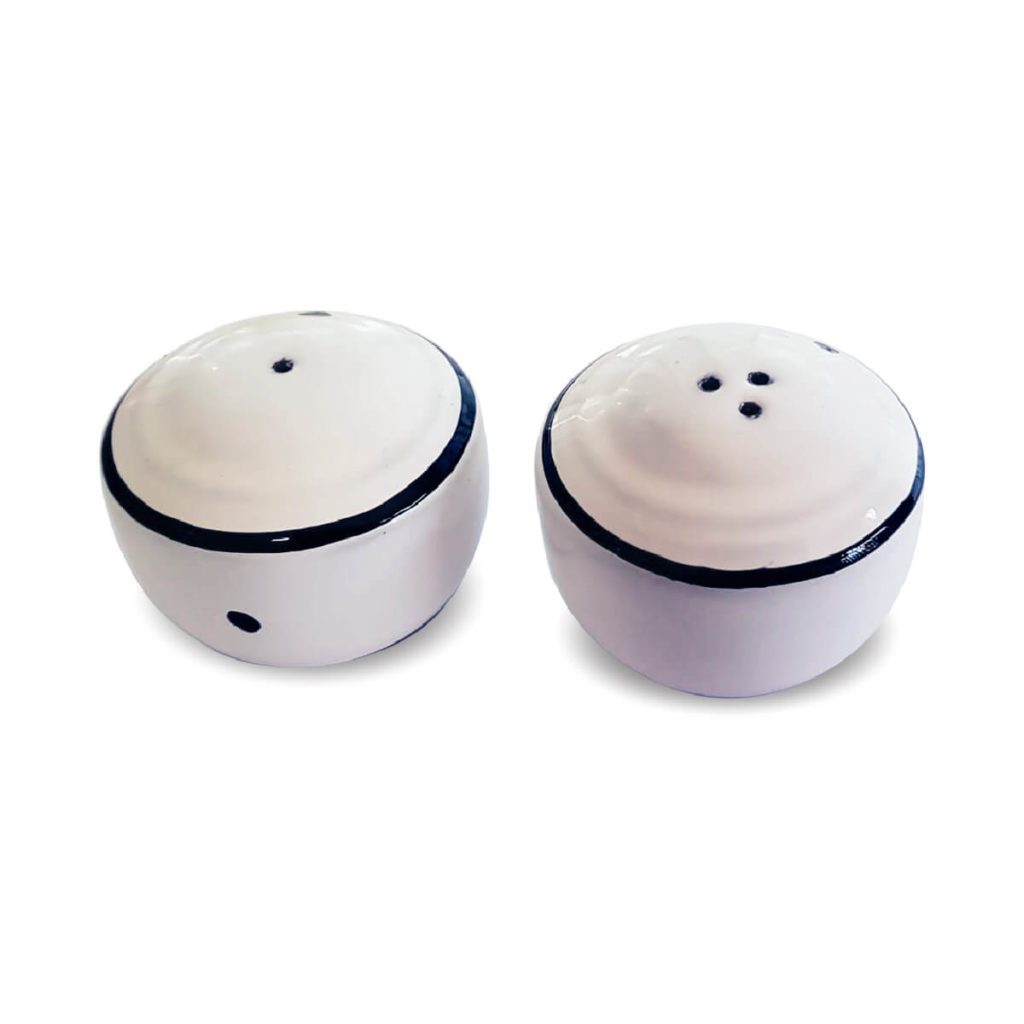 Adorable Round Salt and Pepper Set - Sandstorm & Country Style ...