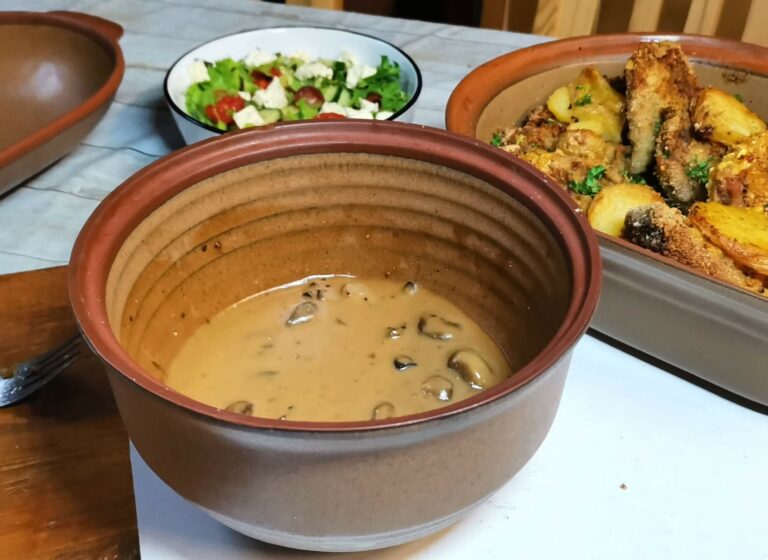 Creamy Mushroom and Black Pepper Sauce - Argilla Pottery Online Shop